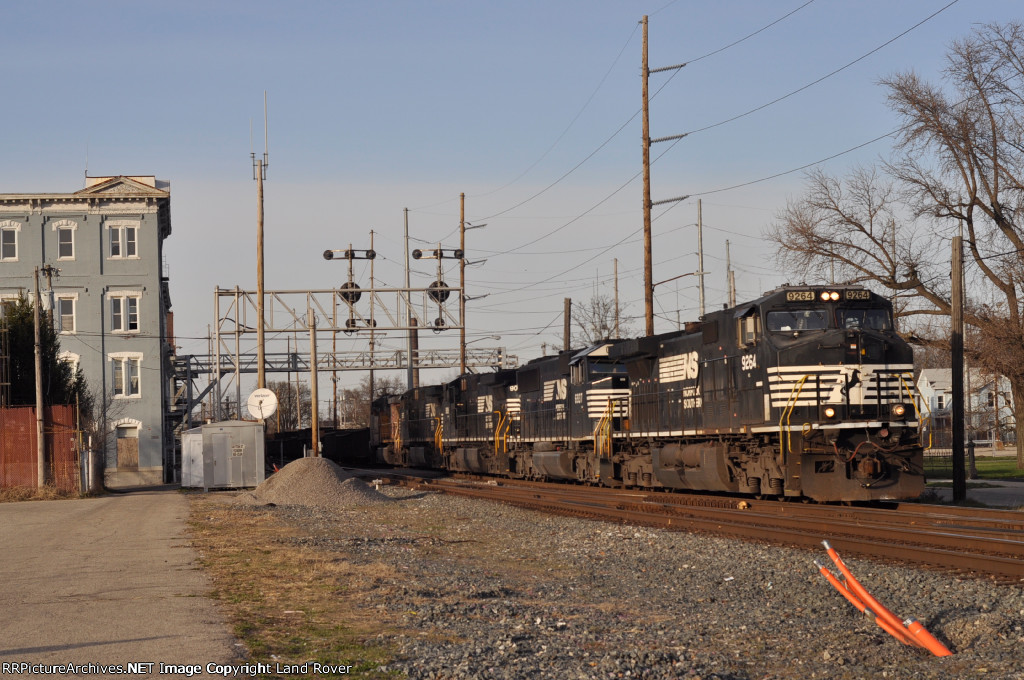 NS 9264 On NS 60 C Eastbound